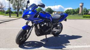 Ямаха FZS 600 2003 в Рига, объемом двигателя 0.60 л и пробегом 0 тыс. км за 2400 €, фото  на AUTOMOTO.COM.LV
