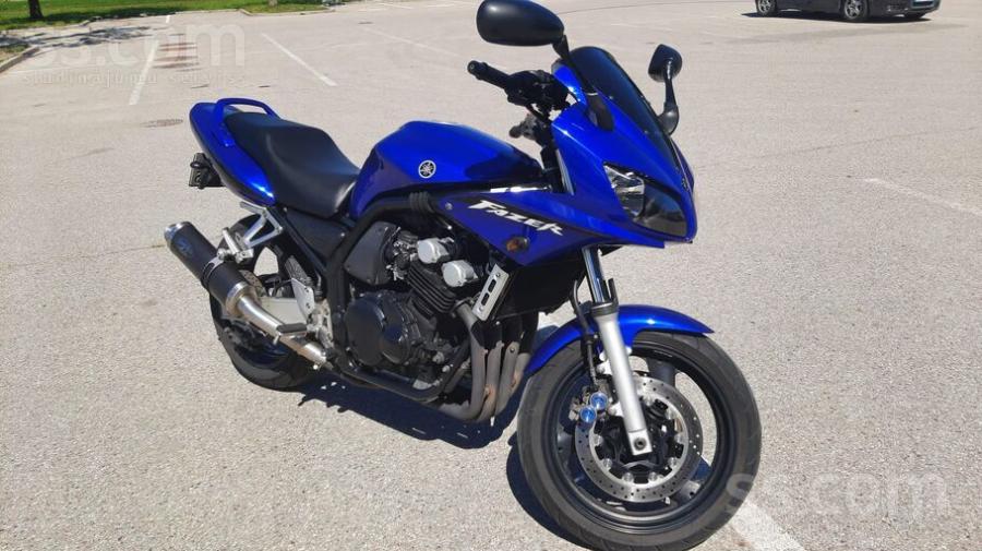 Yamaha FZS 600 2003 in Riga, with an engine capacity of 0.60 L and mileage of 0 thousand km for 2400 €, photo 3 on AUTOMOTO.COM.LV