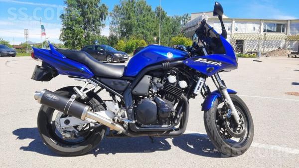 Yamaha FZS 600 2003 Rīga, ar dzinēja tilpumu 0.60 L un nobraukumu 0 tūkst. km par 2400 €, foto 3 vietnē AUTOMOTO.COM.LV