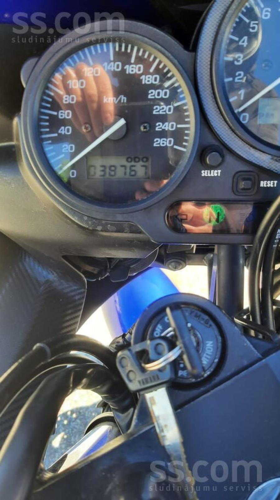 Yamaha FZS 600 2003 in Riga, with an engine capacity of 0.60 L and mileage of 0 thousand km for 2400 €, photo 5 on AUTOMOTO.COM.LV