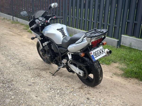 Ямаха FZS 600 2003 в Паневежис, объемом двигателя 0.60 л и пробегом 181 тыс. км за 1500 €, фото 8 на AUTOMOTO.COM.LV
