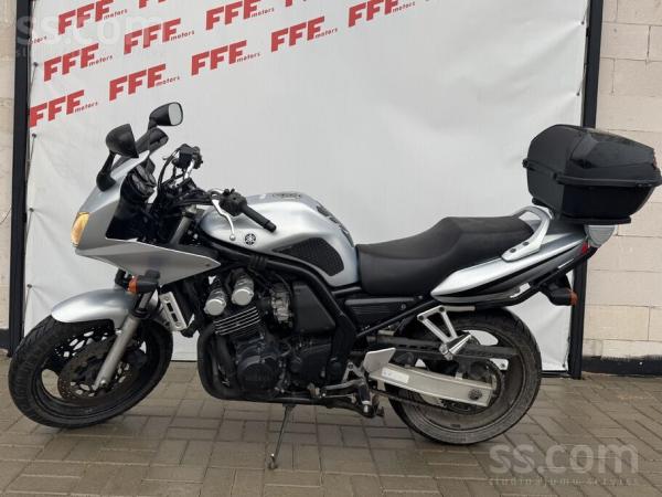 Yamaha FZS 600 2003 Liepāja, ar dzinēja tilpumu 0.60 L un nobraukumu 0 tūkst. km par 1700 €, foto 3 vietnē AUTOMOTO.COM.LV
