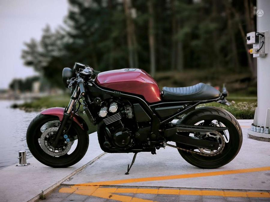 Red Yamaha FZS 600 1999 in Kaunas, with an engine capacity of 0.60 L and mileage of 44 thousand km for 2450 €, photo 5 on AUTOMOTO.COM.LV