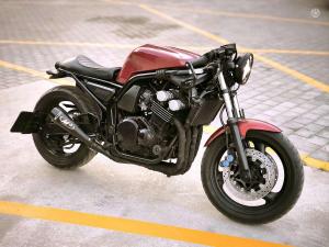 Red Yamaha FZS 600 1999 in Kaunas, with an engine capacity of 0.60 L and mileage of 44 thousand km for 2450 €, photo 6 on AUTOMOTO.COM.LV