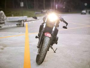 Red Yamaha FZS 600 1999 in Kaunas, with an engine capacity of 0.60 L and mileage of 44 thousand km for 2450 €, photo 9 on AUTOMOTO.COM.LV