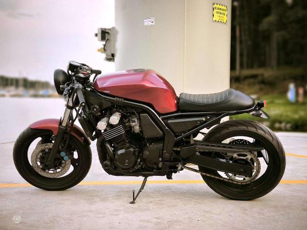 Red Yamaha FZS 600 1999 in Kaunas, with an engine capacity of 0.60 L and mileage of 44 thousand km for 2450 €, photo 10 on AUTOMOTO.COM.LV