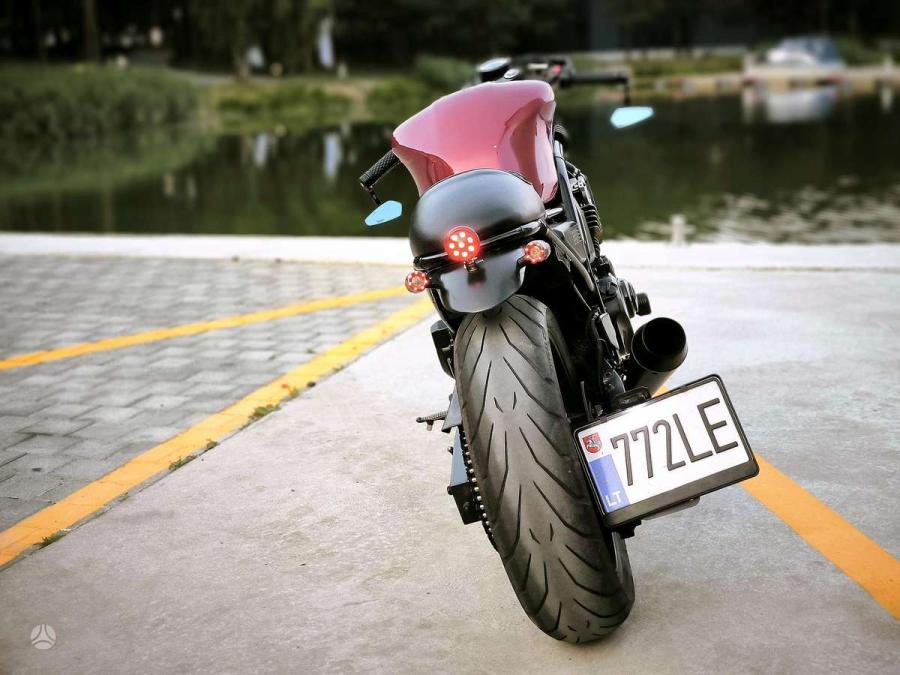 Red Yamaha FZS 600 1999 in Kaunas, with an engine capacity of 0.60 L and mileage of 44 thousand km for 2450 €, photo 13 on AUTOMOTO.COM.LV