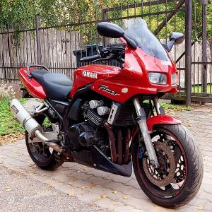 Red Yamaha FZS 600 1999 in Vilnius, with an engine capacity of 0.60 L and mileage of 116 thousand km for 880 €, photo  on AUTOMOTO.COM.LV