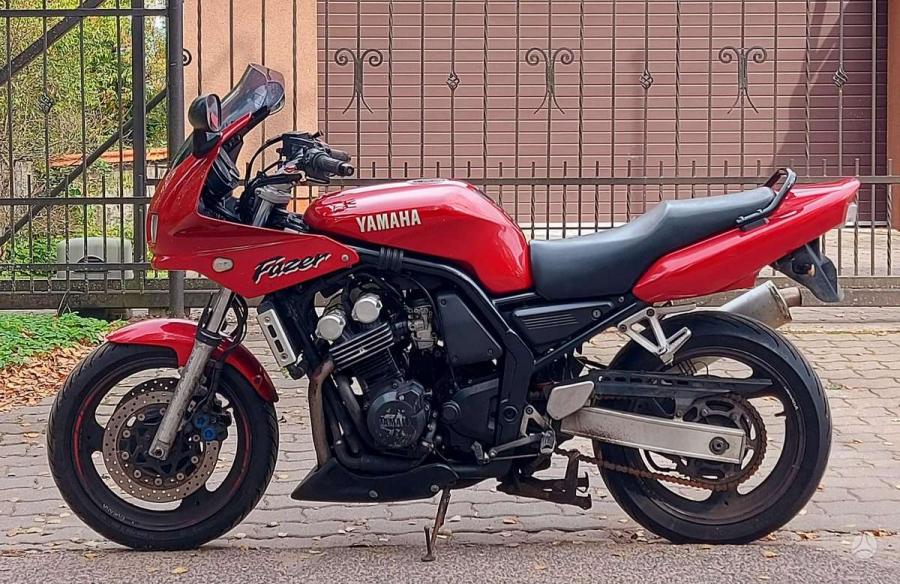 Red Yamaha FZS 600 1999 in Vilnius, with an engine capacity of 0.60 L and mileage of 116 thousand km for 880 €, photo 5 on AUTOMOTO.COM.LV
