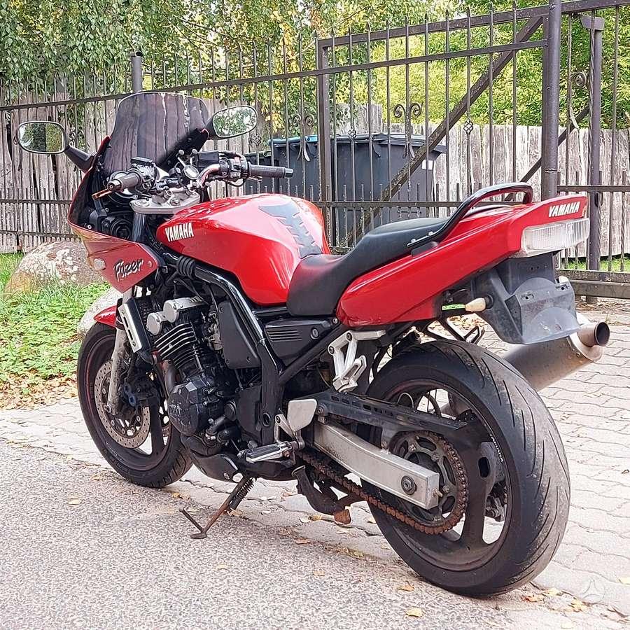 Red Yamaha FZS 600 1999 in Vilnius, with an engine capacity of 0.60 L and mileage of 116 thousand km for 880 €, photo 7 on AUTOMOTO.COM.LV