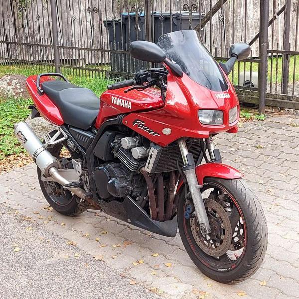 Red Yamaha FZS 600 1999 in Vilnius, with an engine capacity of 0.60 L and mileage of 116 thousand km for 880 €, photo 8 on AUTOMOTO.COM.LV