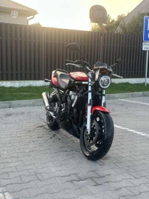 Red Yamaha FZS 600 2000 in Kretinga, with an engine capacity of 0.60 L and mileage of 39 thousand km for 1200 €, photo  on AUTOMOTO.COM.LV