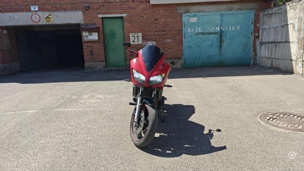 Red Yamaha FZS 600 2002 in Vilnius, with an engine capacity of 0.60 L and mileage of 84 thousand km for 1200 €, photo 2 on AUTOMOTO.COM.LV