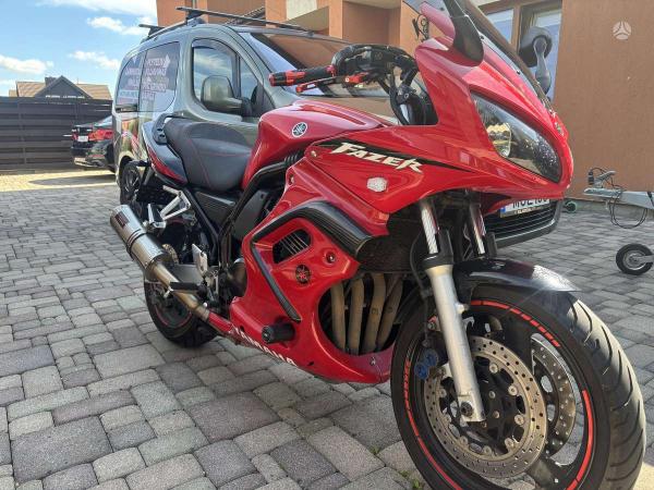 Red Yamaha FZS 600 2004 in Klaipeda, with an engine capacity of 0.60 L and mileage of 39 thousand km for 2300 €, photo 1 on AUTOMOTO.COM.LV