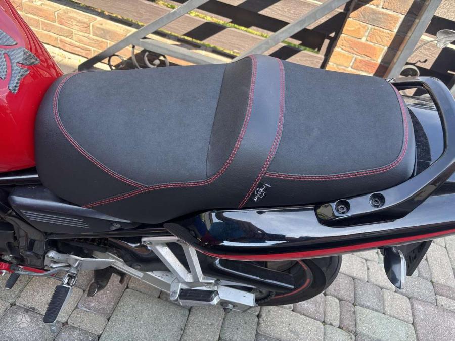 Red Yamaha FZS 600 2004 in Klaipeda, with an engine capacity of 0.60 L and mileage of 39 thousand km for 2300 €, photo 6 on AUTOMOTO.COM.LV