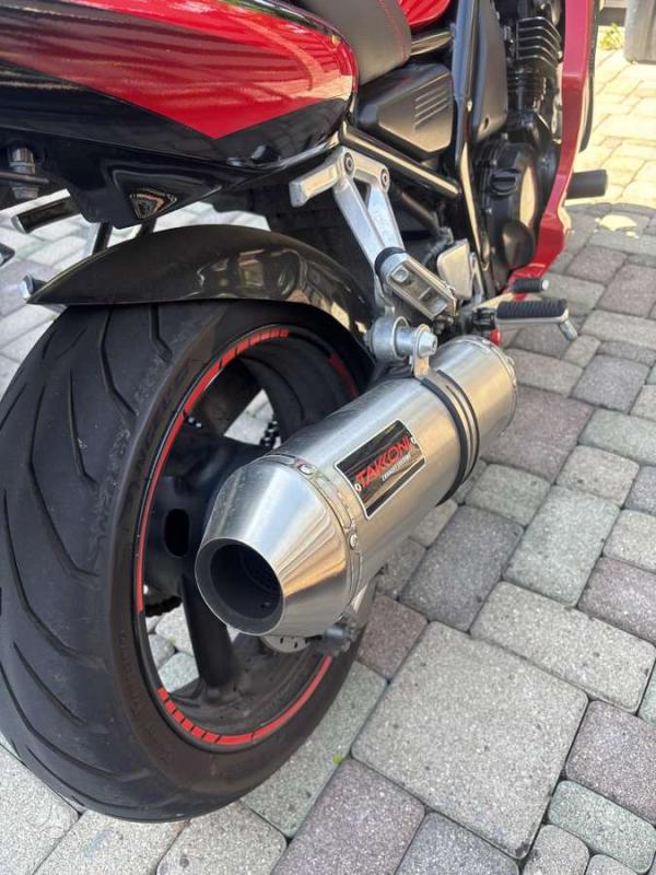 Red Yamaha FZS 600 2004 in Klaipeda, with an engine capacity of 0.60 L and mileage of 39 thousand km for 2300 €, photo 6 on AUTOMOTO.COM.LV