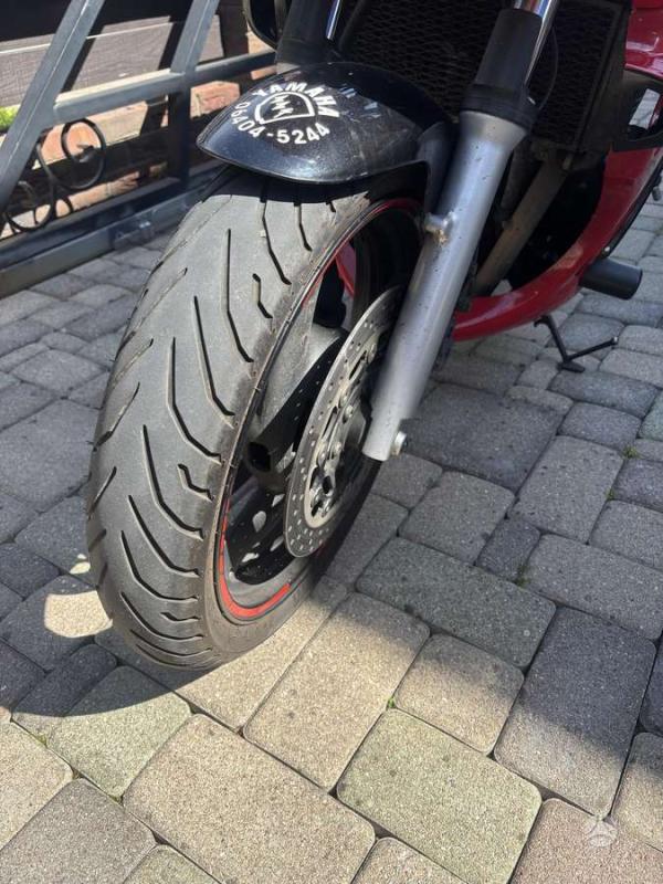 Red Yamaha FZS 600 2004 in Klaipeda, with an engine capacity of 0.60 L and mileage of 39 thousand km for 2300 €, photo 8 on AUTOMOTO.COM.LV