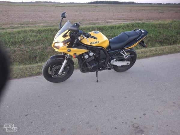 Dzeltens Yamaha FZS 600 2001 Šauļi, ar dzinēja tilpumu 0.00 L un nobraukumu 0 tūkst. km par 1200 €, foto 1 vietnē AUTOMOTO.COM.LV