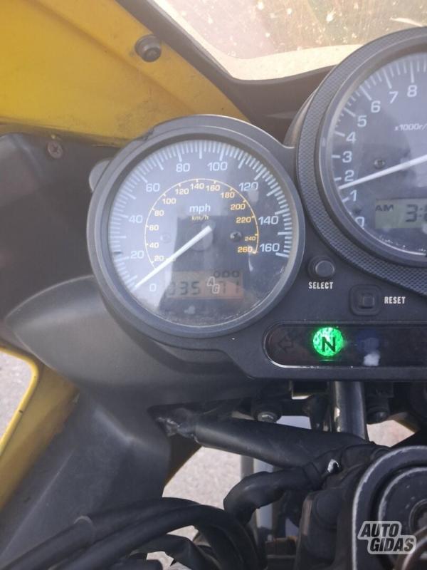 Dzeltens Yamaha FZS 600 2001 Šauļi, ar dzinēja tilpumu 0.00 L un nobraukumu 0 tūkst. km par 1200 €, foto 4 vietnē AUTOMOTO.COM.LV