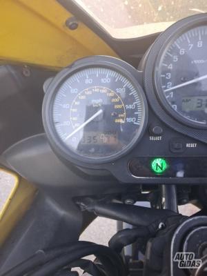 Dzeltens Yamaha FZS 600 2001 Šauļi, ar dzinēja tilpumu 0.00 L un nobraukumu 0 tūkst. km par 1200 €, foto 4 vietnē AUTOMOTO.COM.LV