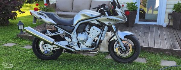 Pelēks Yamaha FZS 2002 Viļņa, ar dzinēja tilpumu 1.00 L un nobraukumu 48 tūkst. km par 1999 €, foto 1 vietnē AUTOMOTO.COM.LV