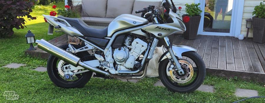 Grey Yamaha FZS 2002 in Vilnius, with an engine capacity of 1.00 L and mileage of 48 thousand km for 1999 €, photo 1 on AUTOMOTO.COM.LV