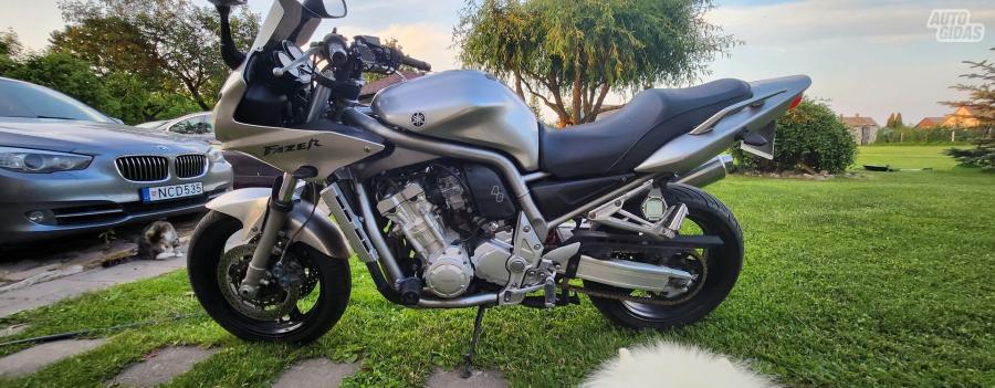 Grey Yamaha FZS 2002 in Vilnius, with an engine capacity of 1.00 L and mileage of 48 thousand km for 1999 €, photo 4 on AUTOMOTO.COM.LV