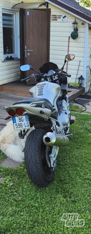 Grey Yamaha FZS 2002 in Vilnius, with an engine capacity of 1.00 L and mileage of 48 thousand km for 1999 €, photo 7 on AUTOMOTO.COM.LV