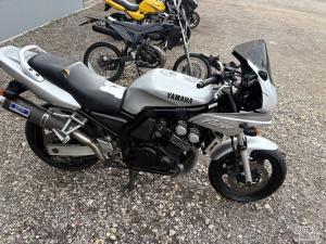 Yamaha FZS 2001 Kelmė, ar dzinēja tilpumu 0.60 L un nobraukumu 0 tūkst. km par 765 €, foto 3 vietnē AUTOMOTO.COM.LV