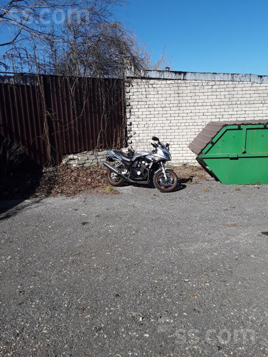 Yamaha FZS 2002 in Riga, with an engine capacity of 0.60 L and mileage of 0 thousand km for 1700 €, photo 1 on AUTOMOTO.COM.LV