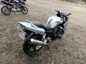 Yamaha FZS 2002 in Kelme, with an engine capacity of 0.60 L and mileage of 0 thousand km for 615 €, photo 4 on AUTOMOTO.COM.LV