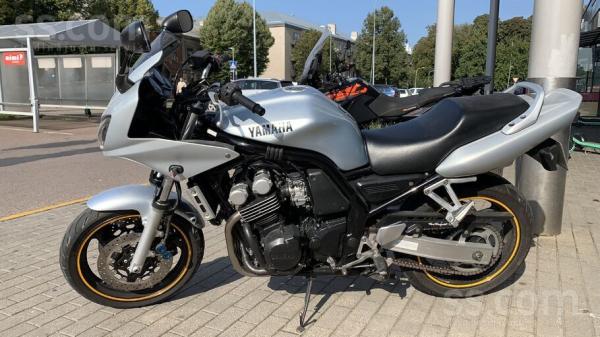 Yamaha FZS 2002 in Liepaja, with an engine capacity of 0.60 L and mileage of 0 thousand km for 2821 €, photo 2 on AUTOMOTO.COM.LV