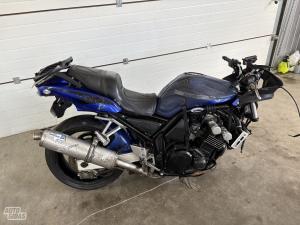 Yamaha FZS 2002 in Kelme, with an engine capacity of 0.60 L and mileage of 0 thousand km for 365 €, photo 3 on AUTOMOTO.COM.LV
