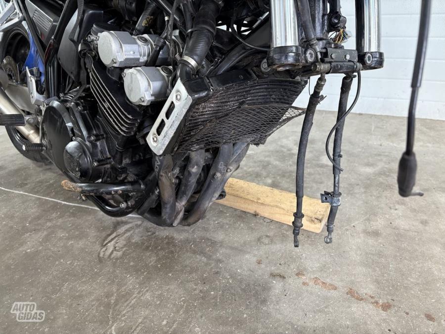 Yamaha FZS 2002 in Kelme, with an engine capacity of 0.60 L and mileage of 0 thousand km for 365 €, photo 10 on AUTOMOTO.COM.LV