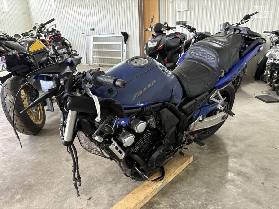 Yamaha FZS 2002 in Kelme, with an engine capacity of 0.60 L and mileage of 0 thousand km for 365 €, photo 11 on AUTOMOTO.COM.LV