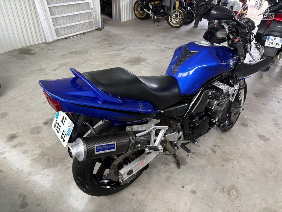 Yamaha FZS 2002 in Kelme, with an engine capacity of 0.60 L and mileage of 0 thousand km for 615 €, photo 4 on AUTOMOTO.COM.LV