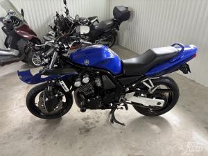 Yamaha FZS 2002 in Kelme, with an engine capacity of 0.60 L and mileage of 0 thousand km for 615 €, photo 6 on AUTOMOTO.COM.LV