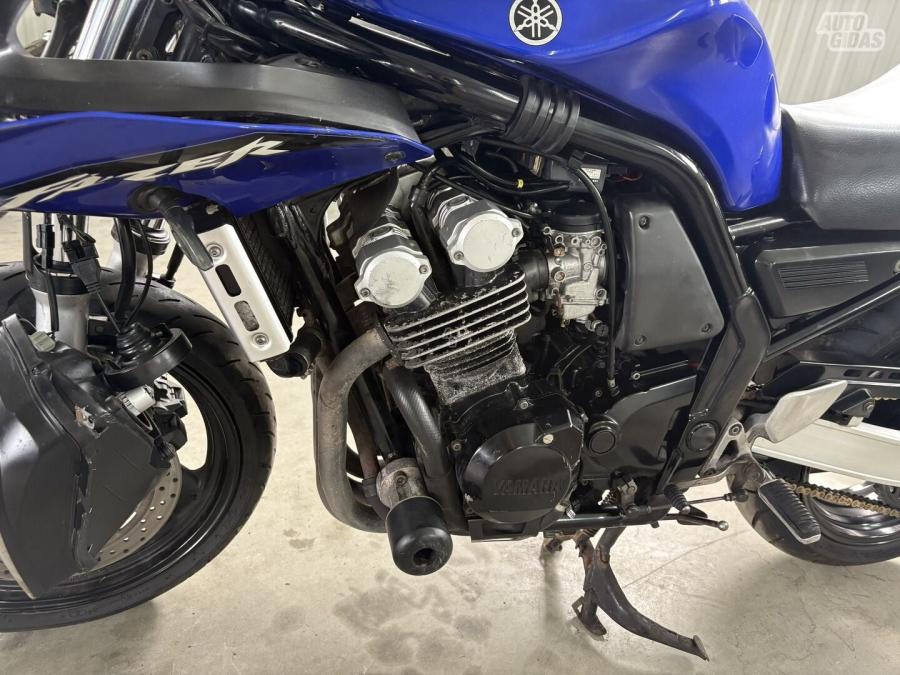 Yamaha FZS 2002 in Kelme, with an engine capacity of 0.60 L and mileage of 0 thousand km for 615 €, photo 9 on AUTOMOTO.COM.LV