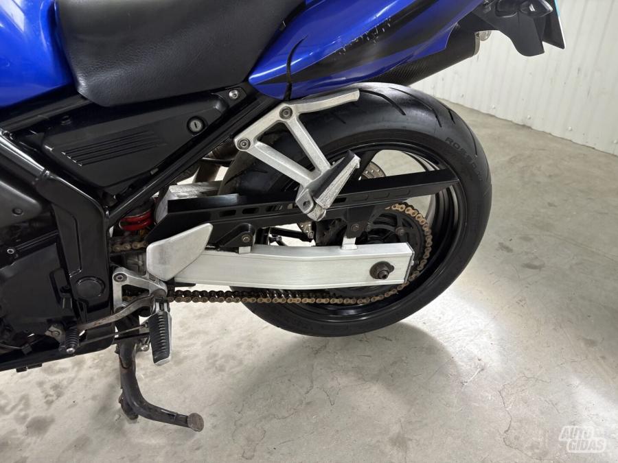 Yamaha FZS 2002 in Kelme, with an engine capacity of 0.60 L and mileage of 0 thousand km for 615 €, photo 10 on AUTOMOTO.COM.LV