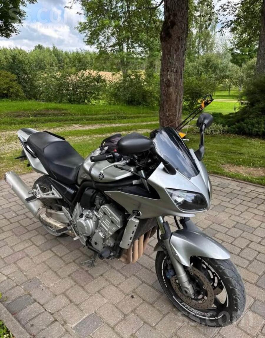 Yamaha FZS 2003 in Gulbene, with an engine capacity of 1.00 L and mileage of 0 thousand km for 1950 €, photo 4 on AUTOMOTO.COM.LV