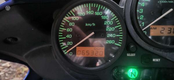 Yamaha FZS 2003 Viļņa, ar dzinēja tilpumu 0.60 L un nobraukumu 65 tūkst. km par 1000 €, foto 8 vietnē AUTOMOTO.COM.LV