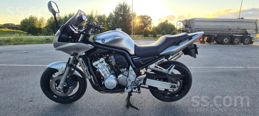 Yamaha FZS 2004 in Ogre, with an engine capacity of 1.00 L and mileage of 0 thousand km for 2100 €, photo 3 on AUTOMOTO.COM.LV