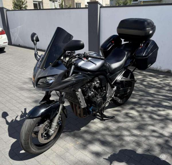 Yamaha FZS 2004 in Kretinga, with an engine capacity of 1.00 L and mileage of 118 thousand km for 2000 €, photo 1 on AUTOMOTO.COM.LV