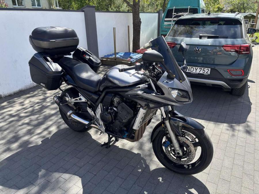 Yamaha FZS 2004 Kretinga, ar dzinēja tilpumu 1.00 L un nobraukumu 118 tūkst. km par 2000 €, foto 3 vietnē AUTOMOTO.COM.LV