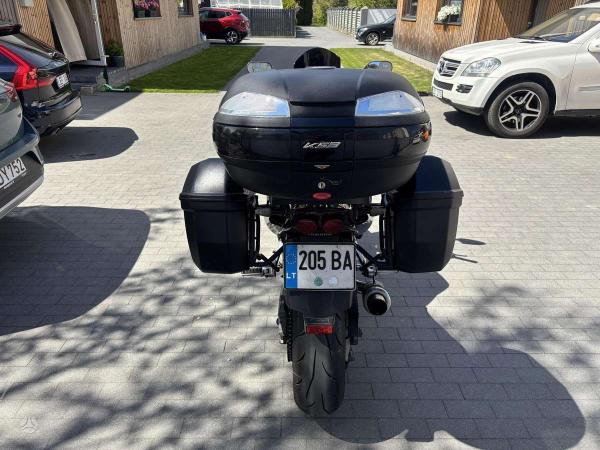 Yamaha FZS 2004 in Kretinga, with an engine capacity of 1.00 L and mileage of 118 thousand km for 2000 €, photo 3 on AUTOMOTO.COM.LV