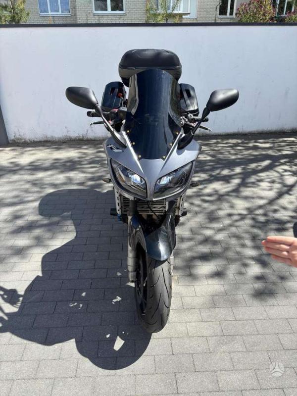 Yamaha FZS 2004 in Kretinga, with an engine capacity of 1.00 L and mileage of 118 thousand km for 2000 €, photo 5 on AUTOMOTO.COM.LV