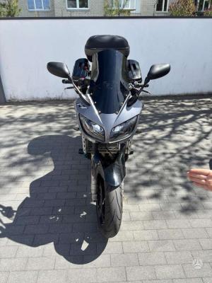 Yamaha FZS 2004 Kretinga, ar dzinēja tilpumu 1.00 L un nobraukumu 118 tūkst. km par 2000 €, foto 6 vietnē AUTOMOTO.COM.LV
