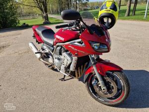 Sarkans Yamaha FZS 2002 Tauragė, ar dzinēja tilpumu 1.00 L un nobraukumu 55 tūkst. km par 1400 €, foto 4 vietnē AUTOMOTO.COM.LV