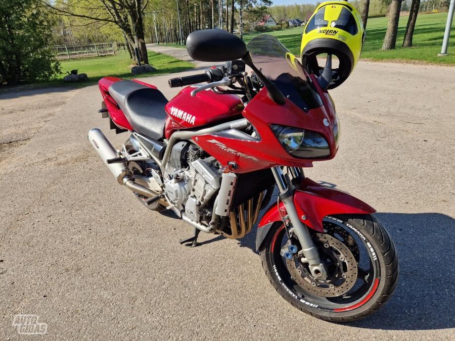 Sarkans Yamaha FZS 2002 Tauragė, ar dzinēja tilpumu 1.00 L un nobraukumu 55 tūkst. km par 1400 €, foto 4 vietnē AUTOMOTO.COM.LV