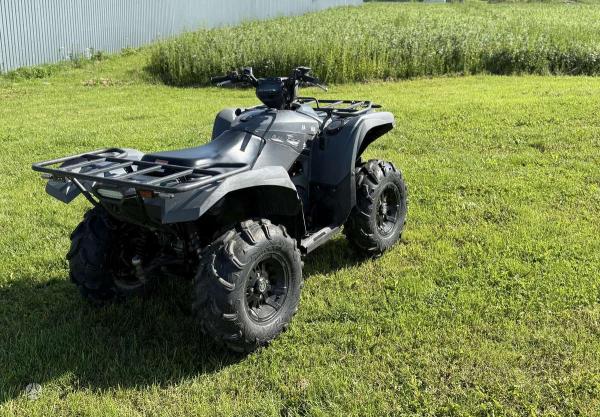 Black Yamaha Grizzly 2020 in Raseiniai, with an engine capacity of 0.70 L and mileage of 7 thousand km for 7900 €, photo 2 on AUTOMOTO.COM.LV